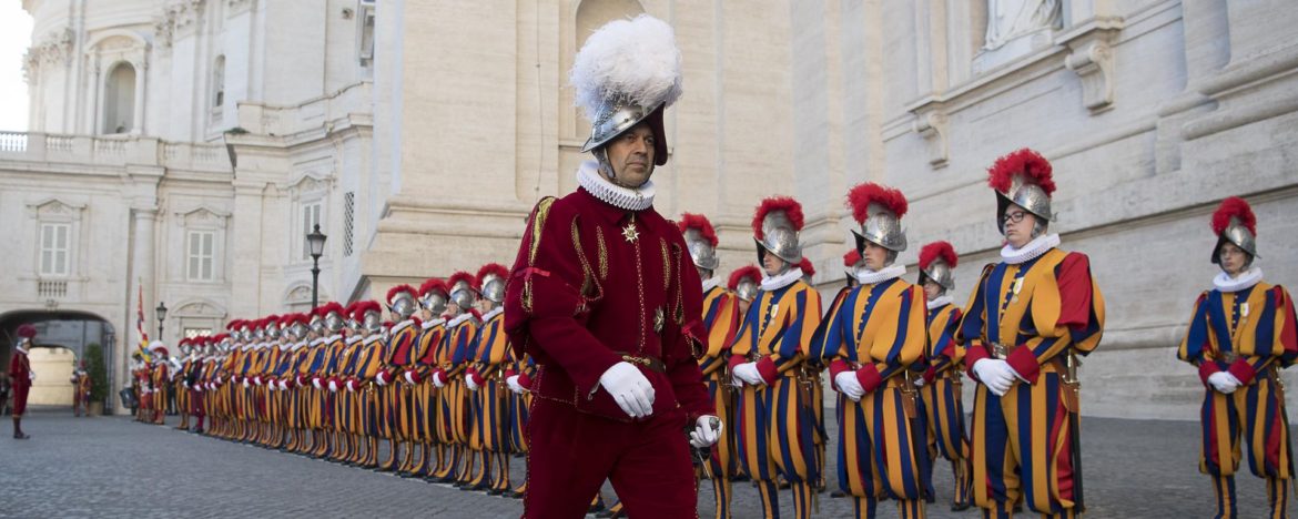 Vatican Guards - History and Facts About One of The Most Famous ...