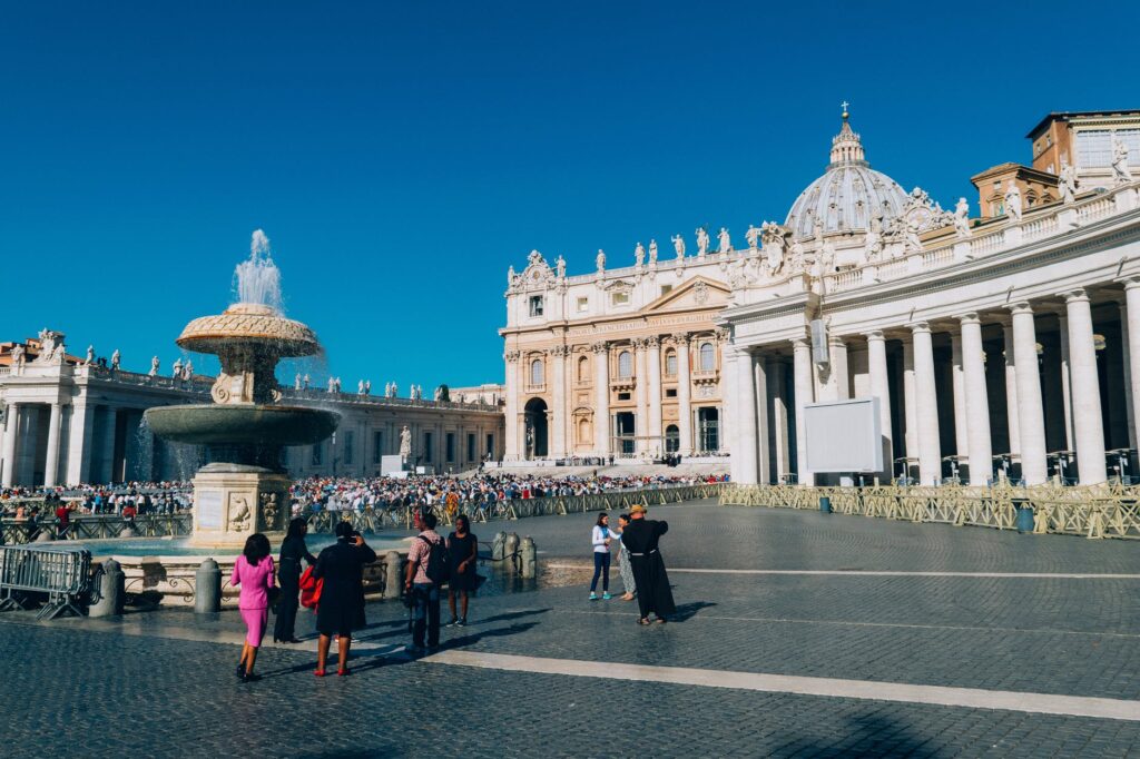 Why the Vatican City is always Full of Tourists - Pope Web - Vatican 2023