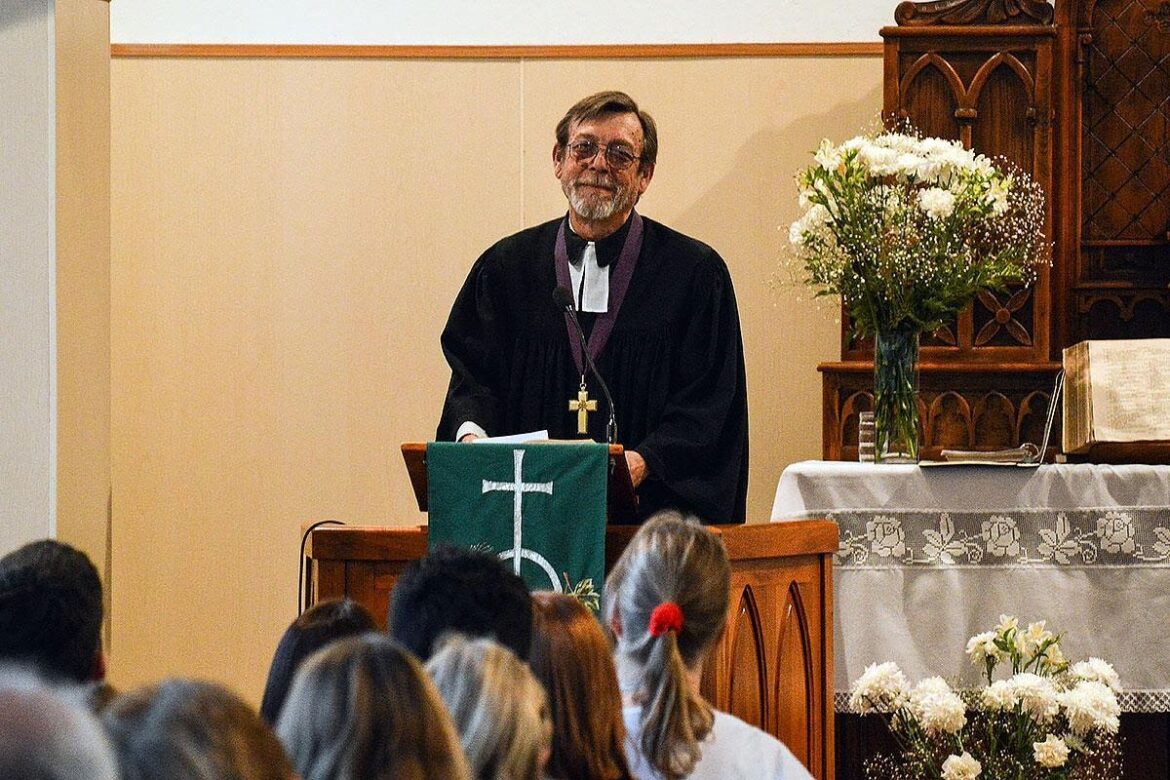 Do you Know the Difference Between a Pastor and a Reverend? - Pope Web ...