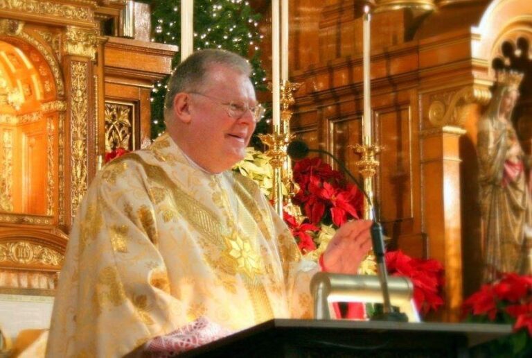 Do you Know the Difference Between a Pastor and a Reverend? - Pope Web ...